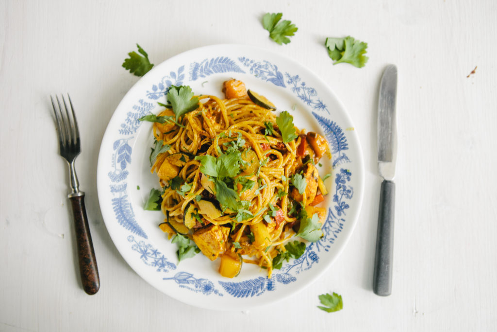 Karija mērce ar spageti